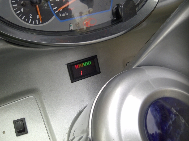 Accu-spanning- en voltage meter, LED display, waterdicht - Scooter ...