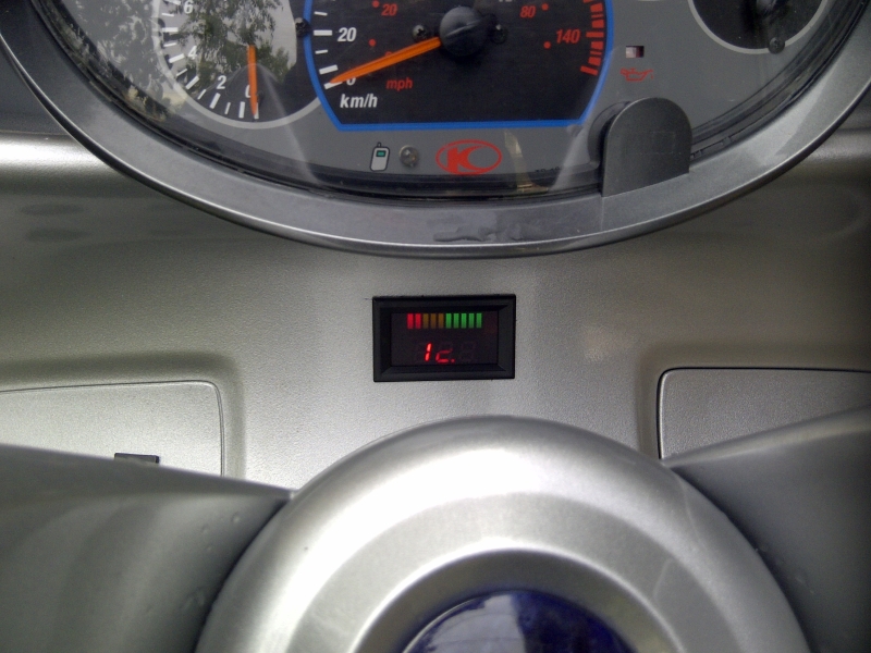 Accu-spanning- en voltage meter, LED display, waterdicht - Scooter ...